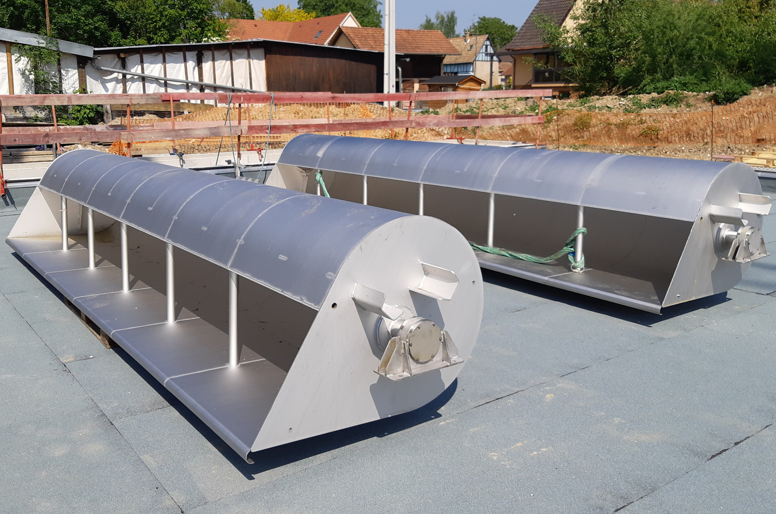 Auget basculant, flot de chasse, vague déferlante : Hydroconcept